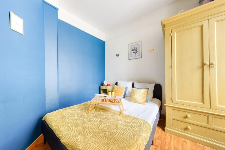 Central Clichy ~ Small Parisian 25m² - Courbevoie