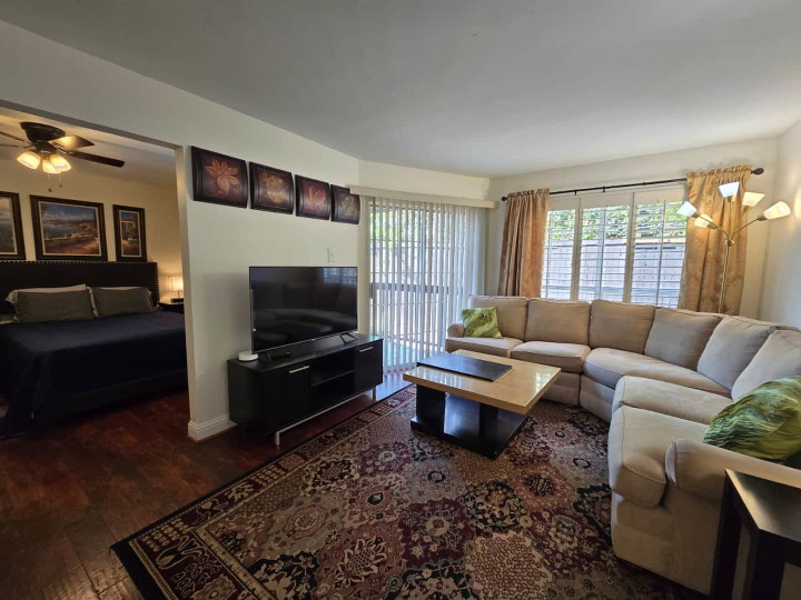 Cozy 1-br Condo W/ Pool & Patio In Gated Community - Dallas, TX