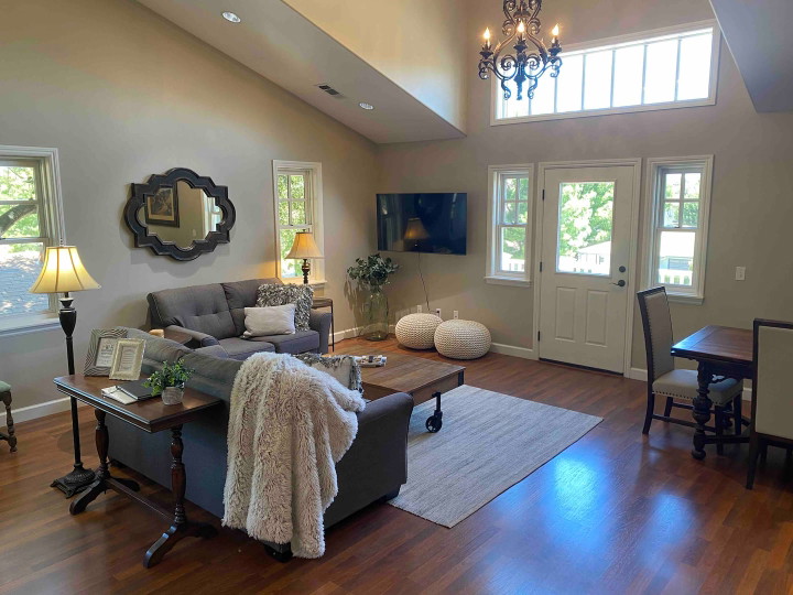 Upstairs On Vine - 2 Blocks From The Center Of Town!! - Paso Robles, CA