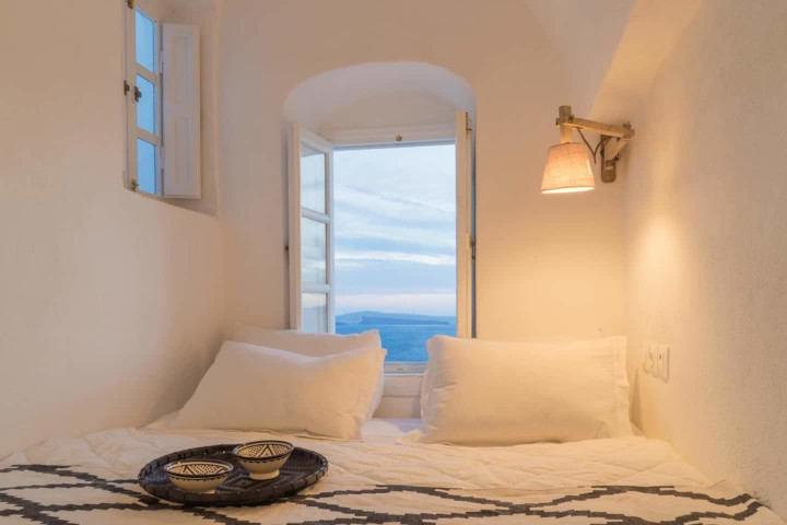 Maggy's Dream - Santorini