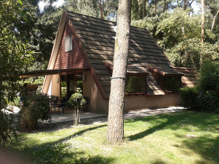 Chalet Met Wellness - Lanaken