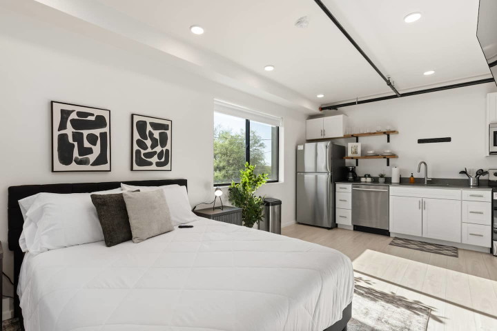 Modern Cozy Studio, Steps From Downtown, Near Uofa - Tucson, AZ