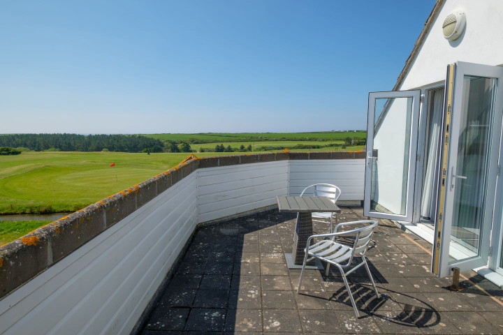 Flat 1 Mawgan Porth Golf Club - Padstow