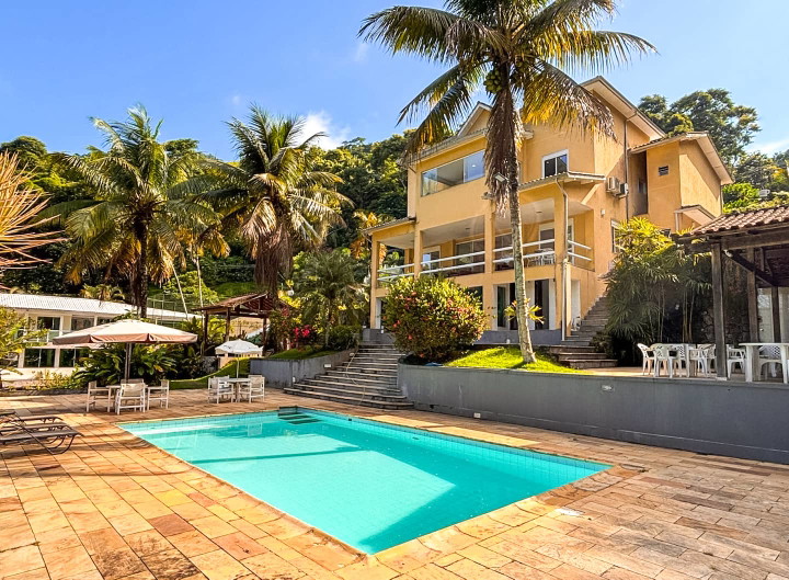 Casa Com Piscina E Churrasqueira A 4 Min. Da Praia - Ilha Grande