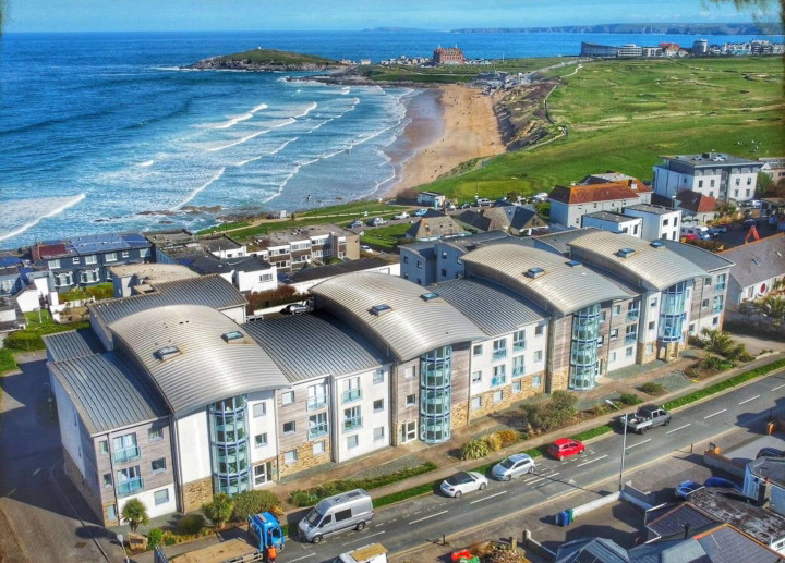 Pentewan Is A 2 Bedroom Coastal Apartment Overlooking Fistral Beach - Newquay