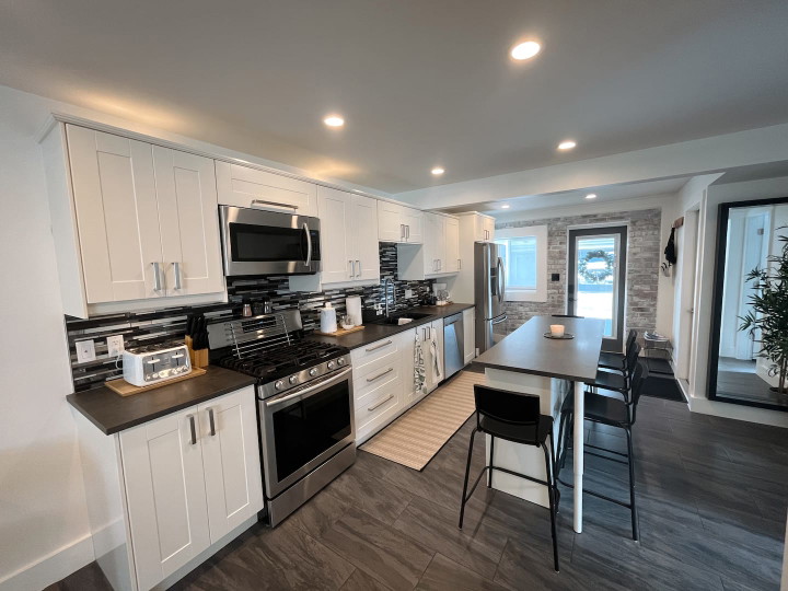 "The Spot" Cozy Cultus Lake House W/ Patio & A/c - Chilliwack