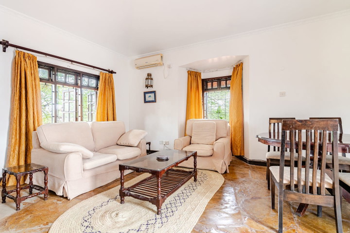 Cosy Apt  Steps To Pride Inn Hotel & Mins To Beach - Mombasa