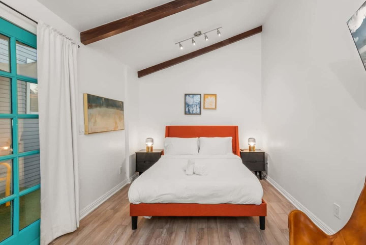 West Hollywood Gem: Cozy 1-bedroom Guesthouse - Hollywood, CA