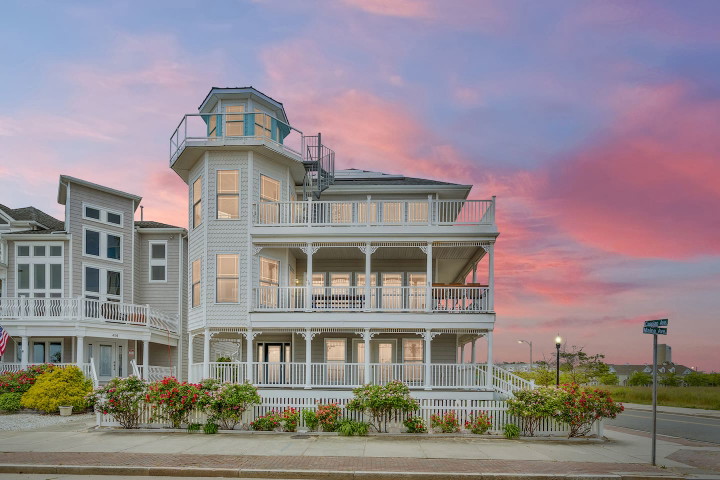 ️️️The Corner Beach House Mansion On The Beach!!! - Atlantic City, NJ
