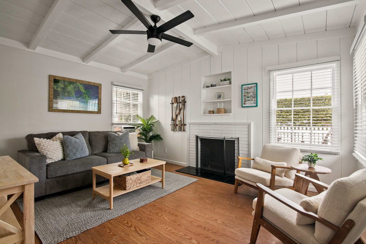 Coastal Retreat 1br Steps To Ocean & Peek Views - San Diego, CA