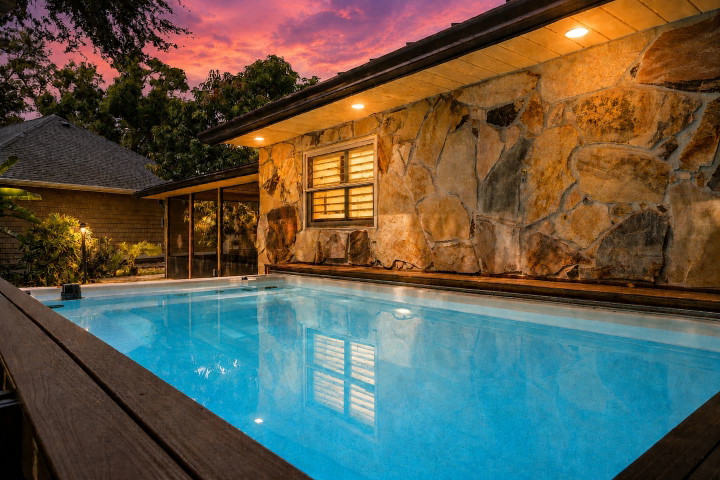 Lakeside Retreat Near Ami | Hot Tub Swim Spa - Sarasota, FL