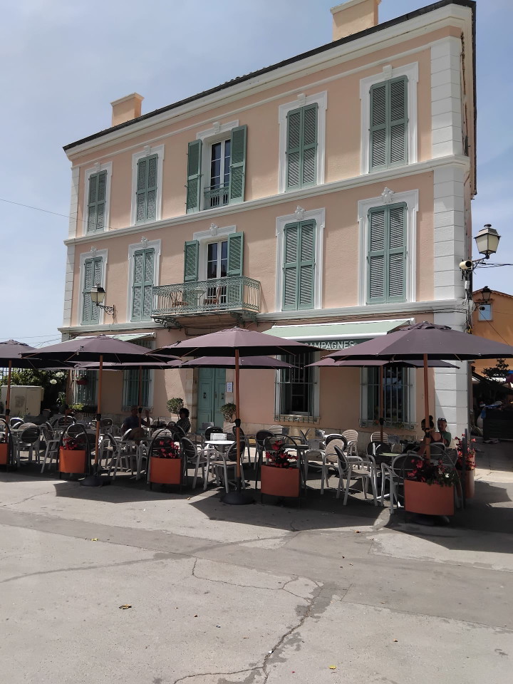 Chezjo.appart 6 Personnes Sur La Place Du Village - Fayence