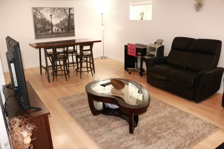 Your Home Away From Home (2 Bdrm Basement Apt) - Mississauga