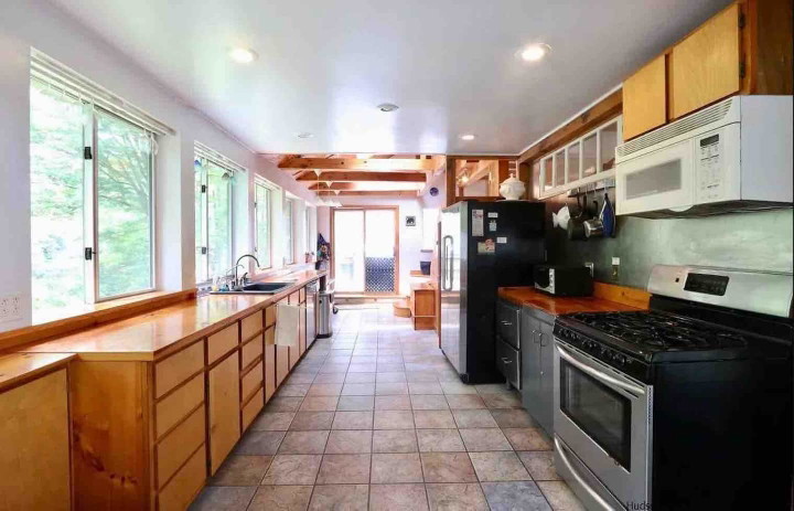 Charming Saugerties Cottage On Creek - Woodstock, NY