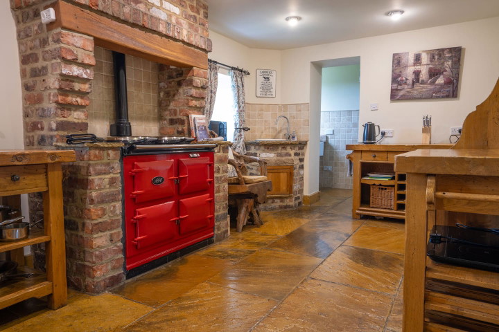 Sleeps 12, 6 Bedroom, 3 Ensuite, Village Location. - Ladybower Reservoir
