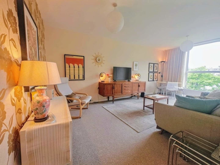 The Parnassian | D4 Canal Views, Prime Location - Dublín