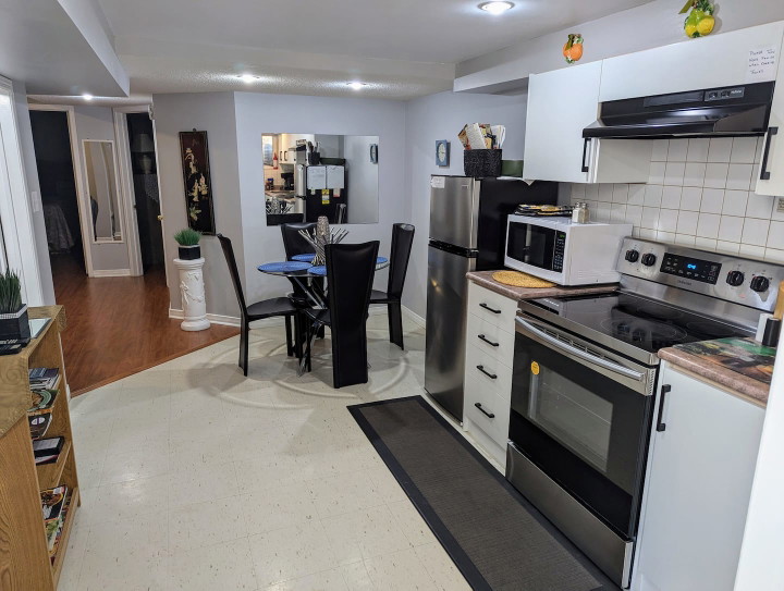 Iris Lynn Place - 2br Bsmt Apartment - Mississauga