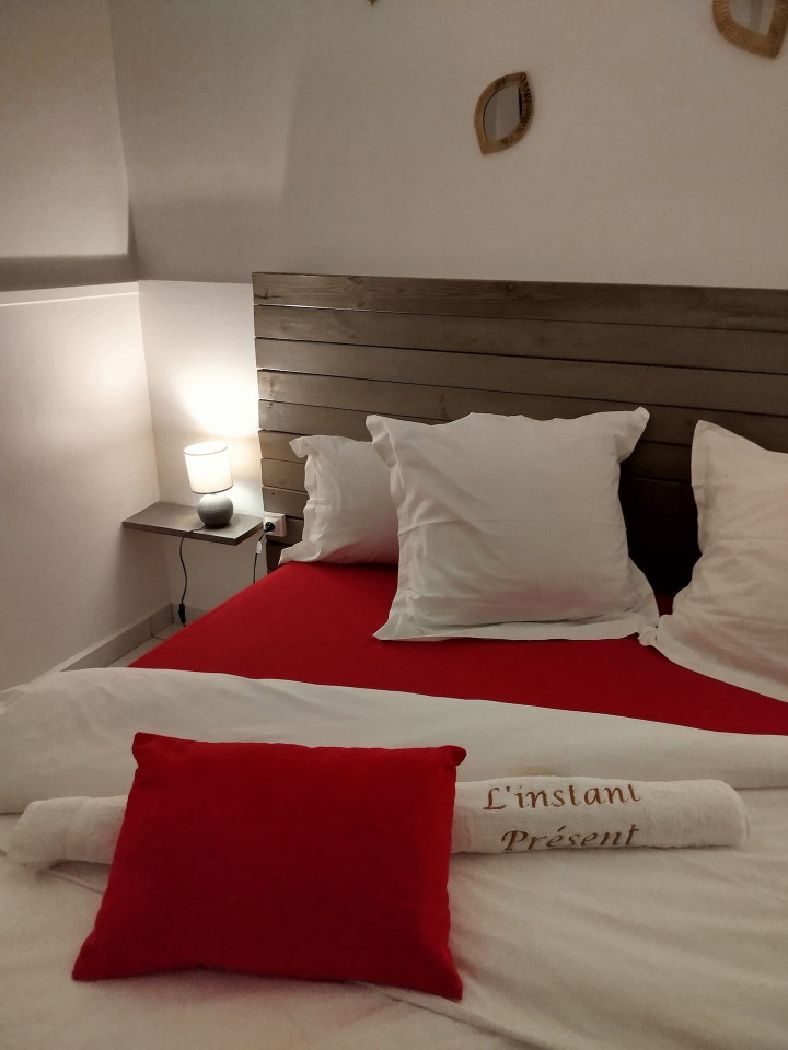 Charm, Elegance Welcome To The Present Moment - Guadeloupe