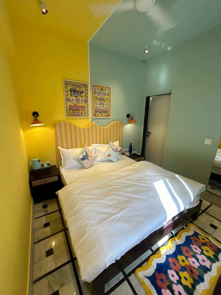 Canary @ House Of Bb - Mount Abu