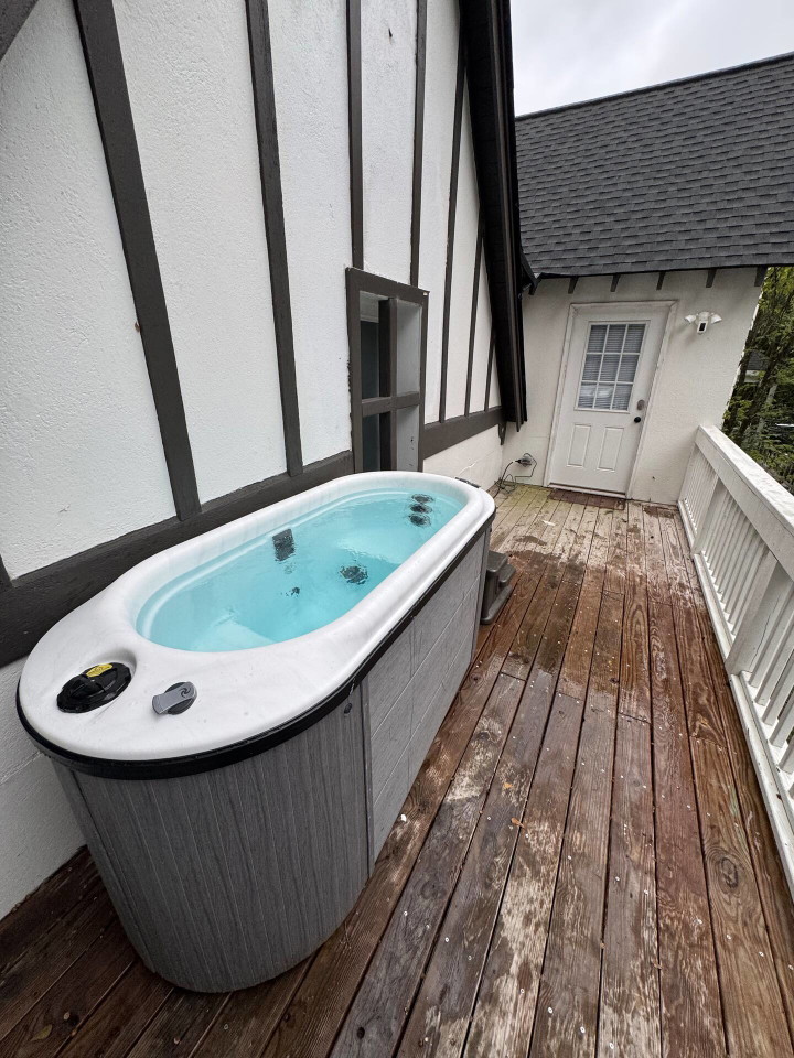 Chapel Loft At Mizpah | Hot Tub | New ~ 25 Min Ecu - Washington, NC