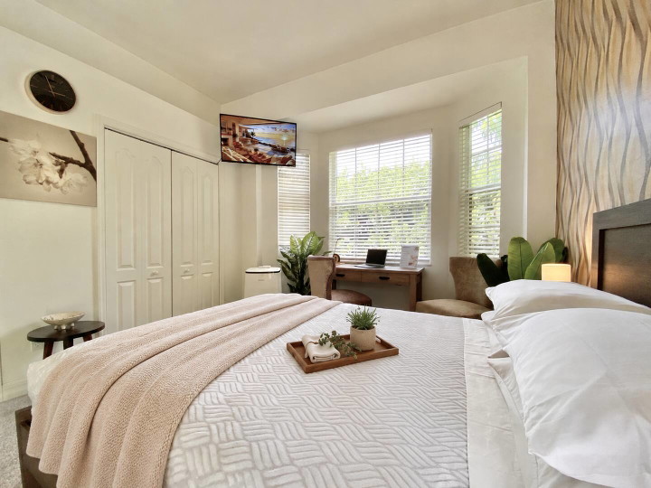 Private Designer Suite + Workspace | Garden View - Fort Myers