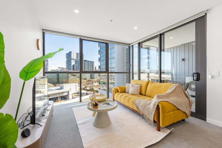 @Chic Woden Apt | Near Hospital, Westfield W Pool - Canberra