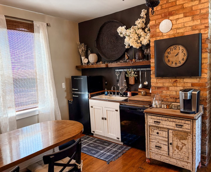 Cozy Suite In A Cherry Hill Historical Home - Wyoming, MI
