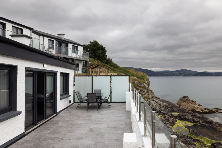 Pierside Apartment 8 Deluxe Accomodation - Portsalon