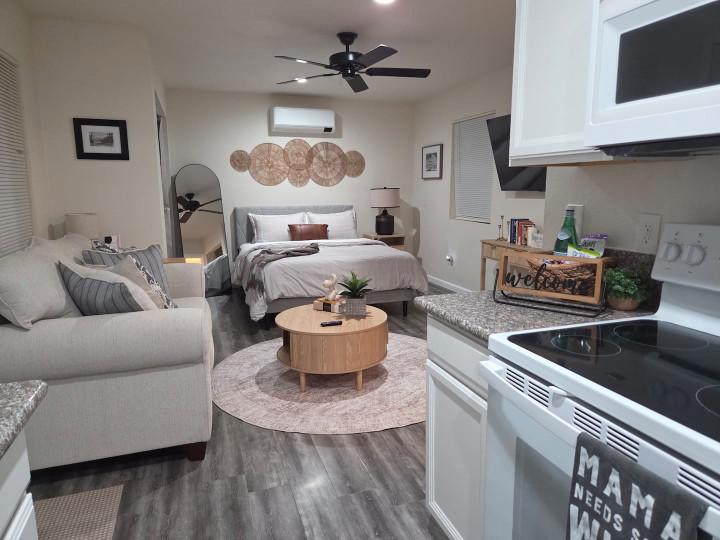 The Nest: A La Loma Guest House - Modesto, CA
