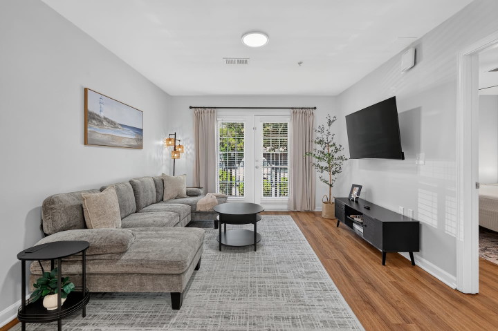 Wilmington Retreat: Pool, Gym, Coastal Convenience - Wilmington, NC