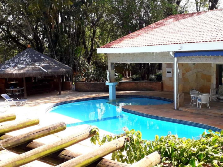Chácara Maravilhosa Com Piscina E Churrasqueira - Holambra