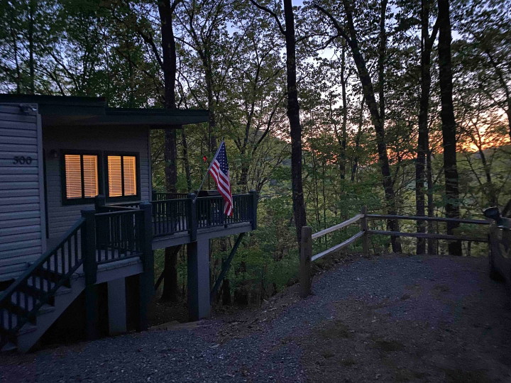 Mountain Cabin In The Woods-tranquil Setting-2 Bed 2 Bath-private-deck-views - Murphy, NC