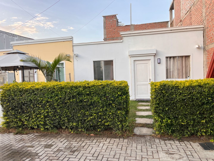 House In A Gated Community - Santa
