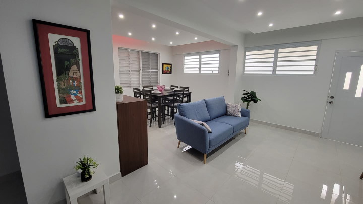 Newly Remodeled 2 Bedroom Unit Overlooking The Bay - Levittown