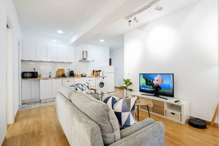 Centrally Located Apartment 12 Minutes From The Beach. - Almería