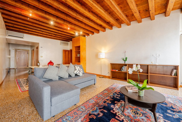 Duomo View, 150sqm 2br/2ba Downtown Vicenza - Vicenza