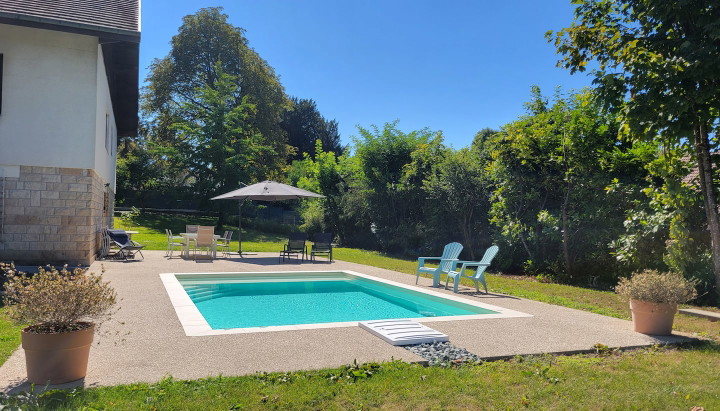 Villa D'exception Avec Piscine Spa
12 Personnes - Besançon