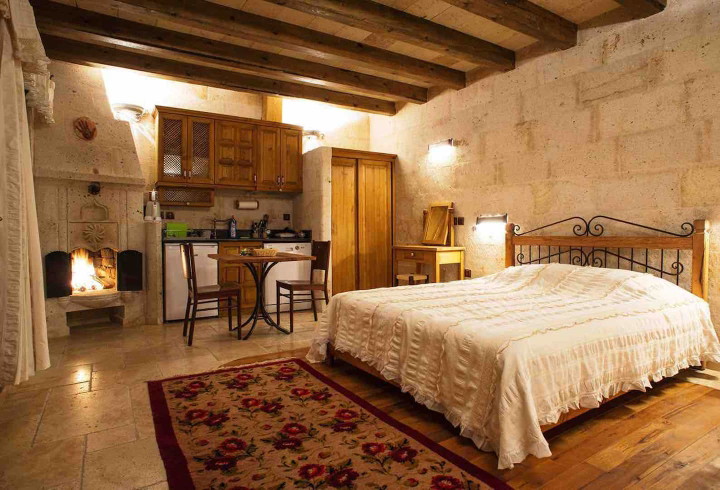Stone House With Private Terrace, Fireplace And Balloon View - Cappadocia