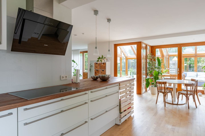 Family Mansion In Cologne - Colonia