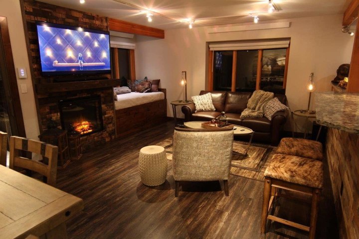 Like New Designer Condo With Views Of Tetons! - Jackson, WY