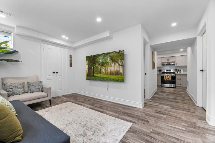 Safari Retreat: Apt 2b/1b, 5g, Kitchen, Parking! - Pickering