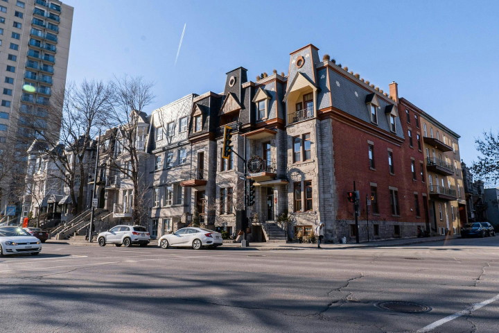 Auberge Du Plateau - Montreal