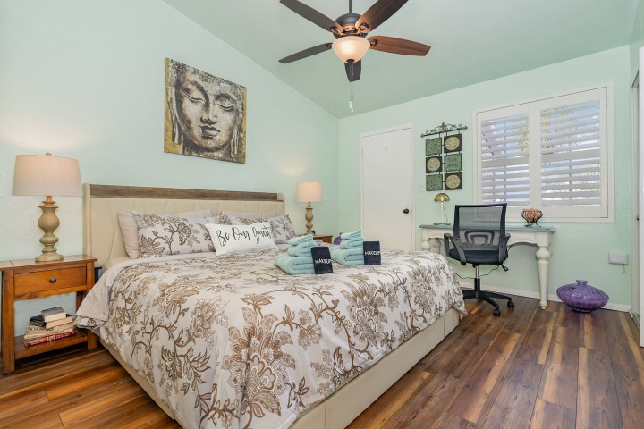 Serene King Bed Condo · Half Mile From Beach - Satellite Beach, FL