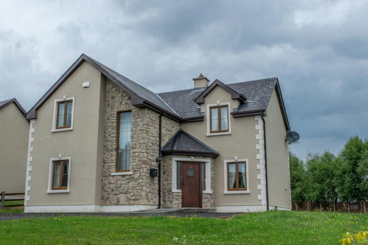 Carrick On Shannon - No.4 Cnoc Na Si Self Catering - Leitrim Village