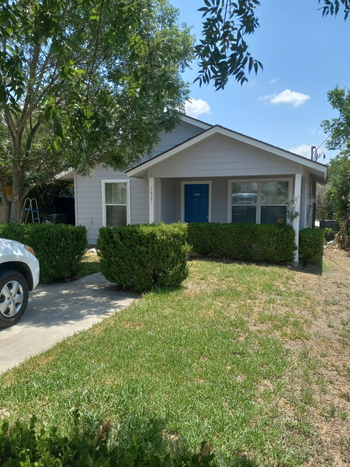 Relax 3 Bedroom Home With Bonus Cabin - San Marcos, TX