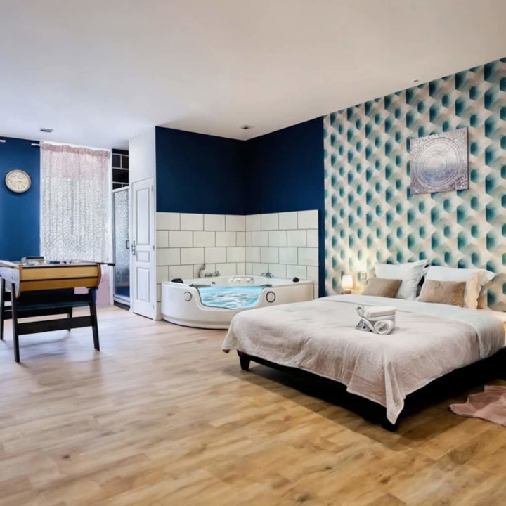 Balneo Bathtub, Foosball & Fiber Wifi - Roubaix