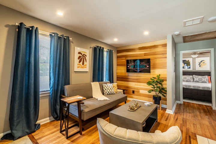 Carriage House San Marco - A Hip Historic Space - Jacksonville, FL