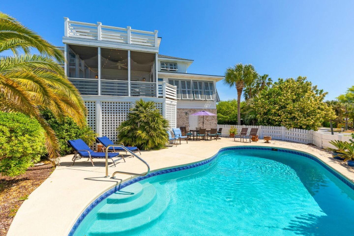 Pool, Theatre Room, Porch & More! 1 Intracoastal - Isle of Palms, SC