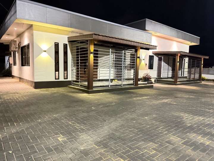 Ruime 2 Slaapkamer Appartement - Suriname