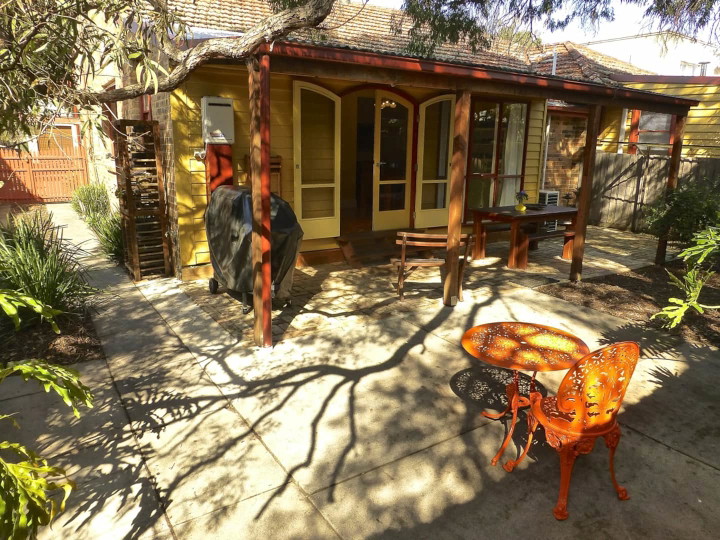 Art Deco Inspired Country Style 2bdrm House, Single Level, Free Parking & Wifi - Brighton